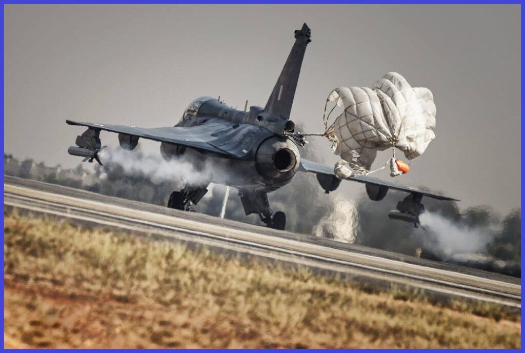 Discover The Best Details Of The LCA Tejas Fighter _ 2023