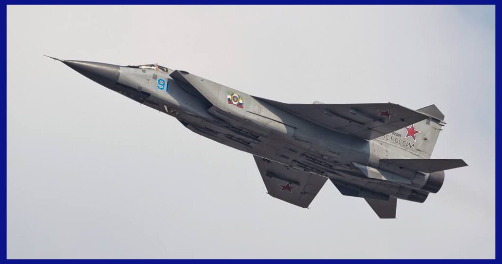 Let's Explore The Russian High-Speed MiG-25 And MiG-31 And Discover The ...